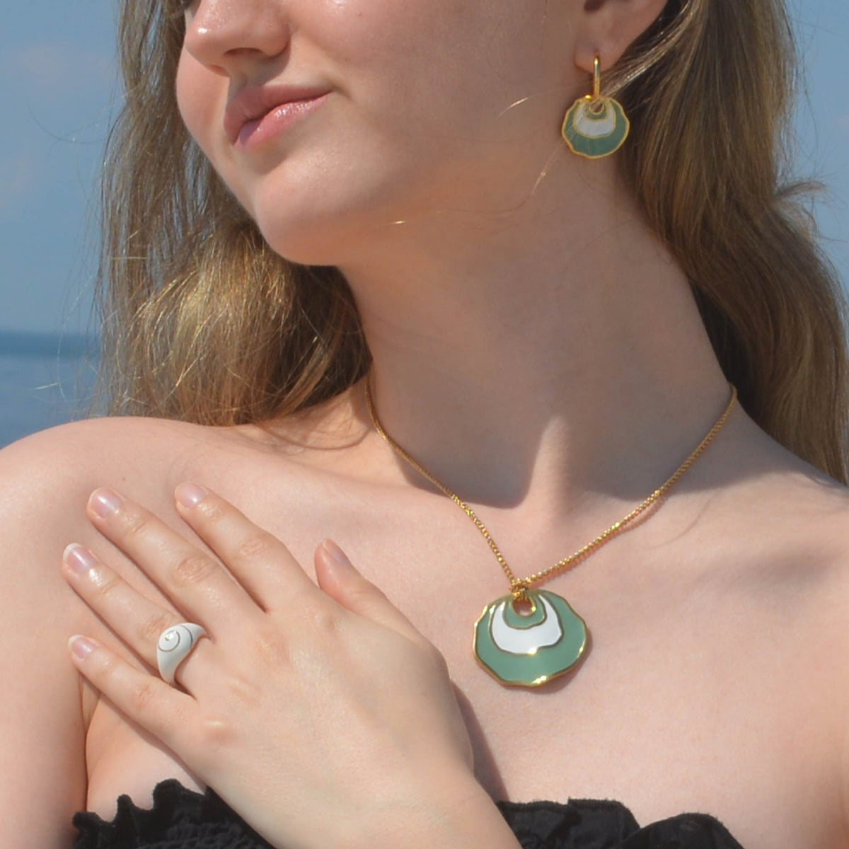 Seashell Statement Necklace 14k Gold | Le Gaudere